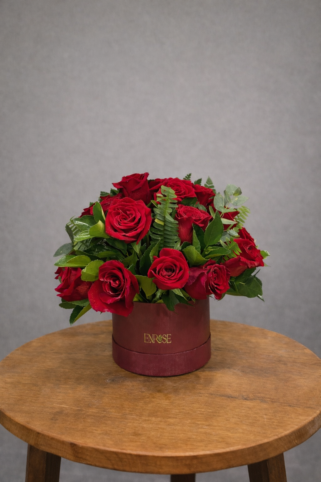 Caixa Clássica Vermelha – 25 Rosas Vermelhas – enrose ltda